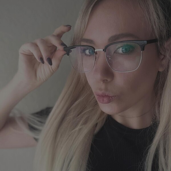 Andrew Rectangle - Black/Golden Eyeglasses